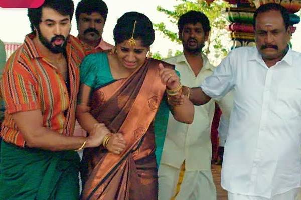 எதிர்நீச்சல் சீரியலில் ஆதிரையாக நடிக்கும் நடிகையின் நிஜ கணவர் யார?