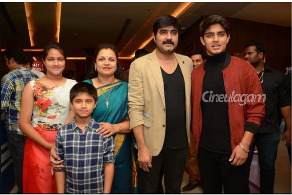 90களில் கலக்கிய நடிகை சிவரஞ்சனியின் குடும்பத்தை பார்த்துள்ளீர்களா?