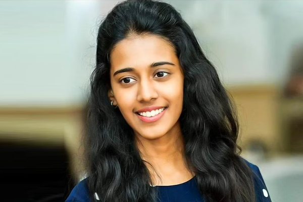 மருத்துவரும், சூப்பர் சிங்கர் பாடகியுமான பிரியங்காவா இது..!