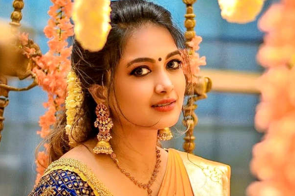 சூப்பர் சிங்கர் சௌந்தர்யாவின் முழு குடும்பத்தை பார்த்துள்ளீர்களா - இதோ ...