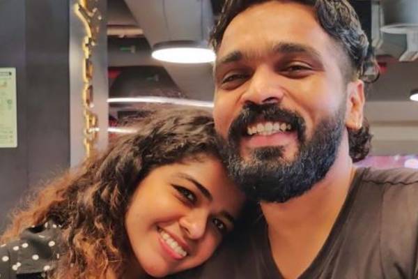 சூப்பர் சிங்கர் புகழ் Priya Jerson அழகிய புகைப்படங்கள்