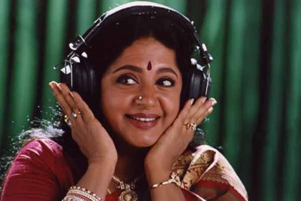 கணவரால் படாதபாடு பட்டுள்ள நடிகை ஸ்ரீவித்யா