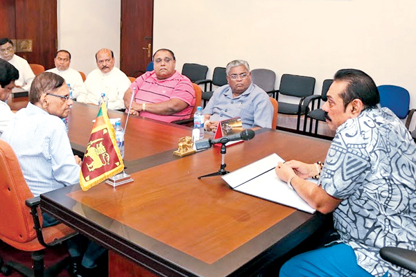 மொட்டு கட்சியின் தலைமை பதவிக்கு கடும் மோதல் - தமிழ்வின்