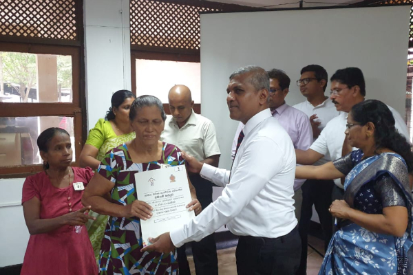 யாழ். மக்களுக்கு காணி உறுதி வழங்கும் நிகழ்வு - தமிழ்வின்