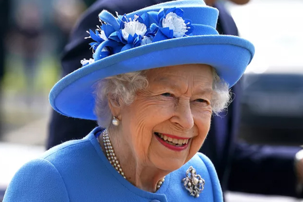 உலக மக்களே சோகத்தில்... யார் இந்த மகாராணி எலிசபெத்? - மனிதன்