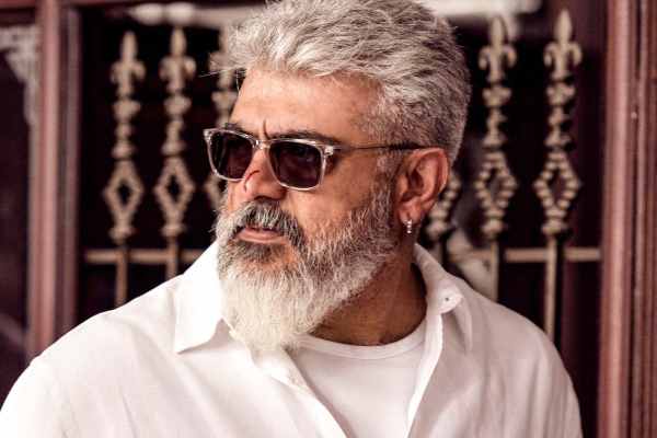 அஜித்தா இது ஆபரேஷன் பிறகு ஒல்லியாகிவிட்டாரே... லேட்டஸ்ட் க்ளிக்
