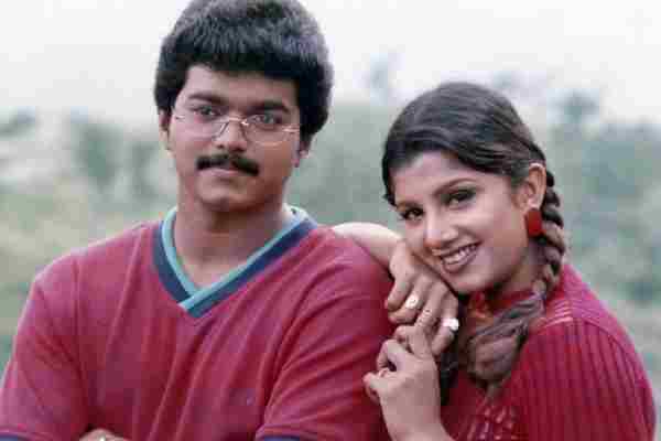 பல வருடங்களுக்கு பிறகு சந்தித்துள்ள ரம்பா மற்றும் விஜய்