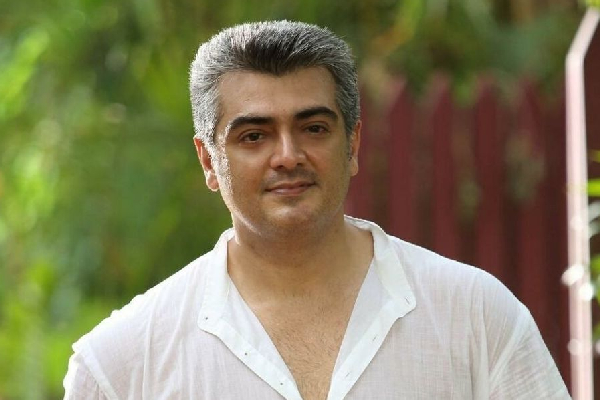 அச்சு அசல் அஜித்தை போலவே இருக்கும் அவரது அண்ணன்.. புகைப்படத்தை பாருங்க ...