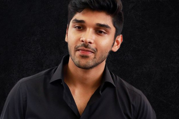 ஆதித்த கரிகாலனின் வசனத்தை வேற லெவலில் பேசிய துருவ் விக்ரம்: வைரல் ...