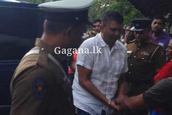 හිටපු ඇමති ලොහාන්ගෙ ඇඟේ.. මත්පැන් වලට අමතරව තවත් අමුතුම දෙයක් ශරීරගත ...