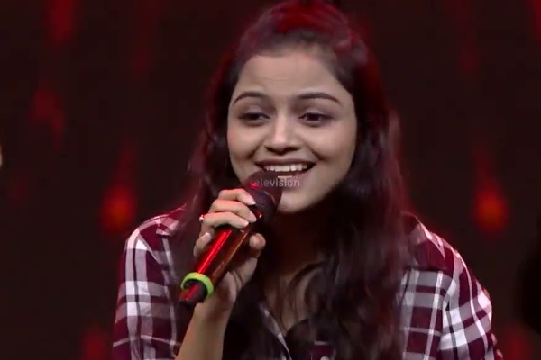 நடிகைகளுக்கு டஃப் கொடுக்கும் சூப்பர் சிங்கர் 9 ஃபைனலிஸ்ட் பூஜா ...