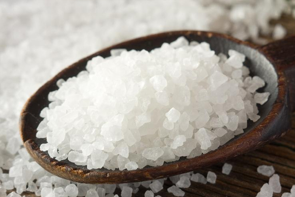 கல் உப்பில் ஒளிந்துள்ள மருத்துவநன்மைகள்! இப்படி பயன்படுத்தி பாருங்க ...