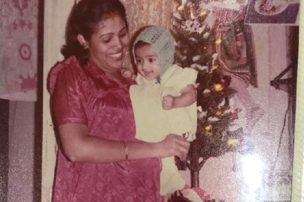 இந்த படத்தில் இருக்கும் குட்டி குழந்தை யாருணு தெரியுமா? - மனிதன்