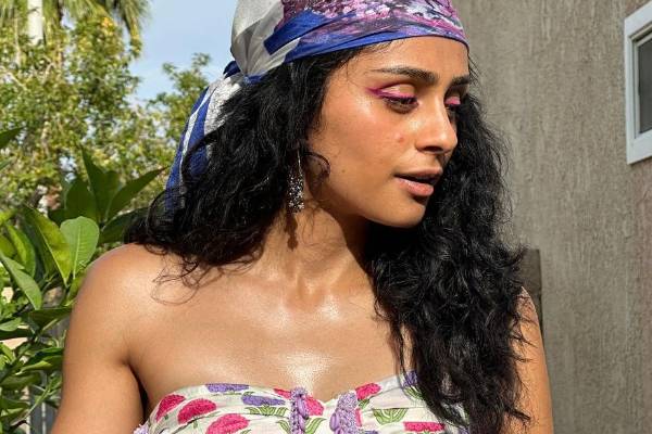 26 வயசுல இப்படியா!! கிளாமரில் எல்லைமீறும் சூப்பர் சிங்கர் பிரகதியின் ...