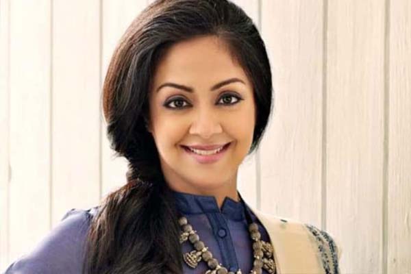 Jyothika: 45 வயதிலும் துள்ளலான இளமை! மாடர்ன் உடையில் ஜோதிகா வெளியிட்ட புகைப்படம் - மனிதன்