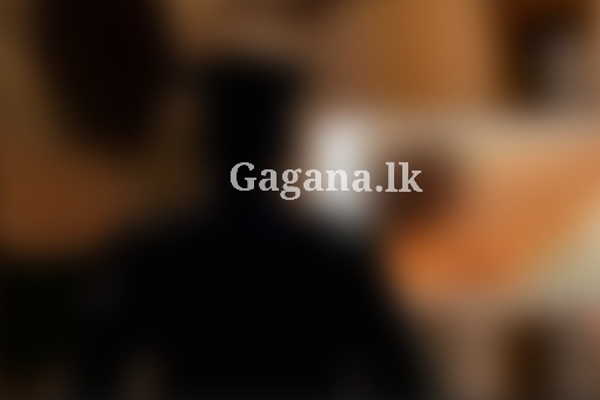 ජනප්‍රිය නිල් චිත්‍රපට තරුවකට හදිසියේම අකරතැබ්බයක්.. වෙලා තියෙන දෙය ...