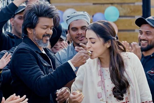 விஜய்யையும் திரிஷாவையும் இப்படி பார்த்து எவ்ளோ நாளாச்சு! வெளியான லியோ ...