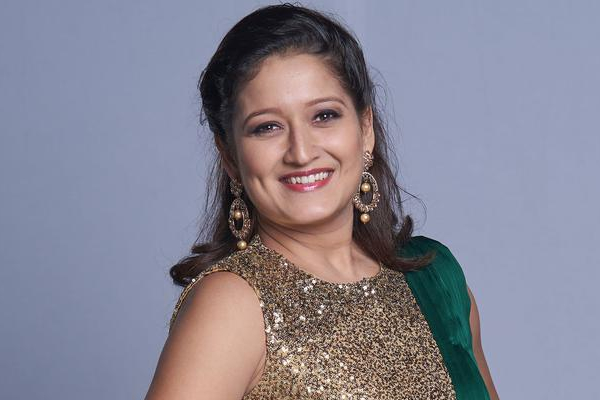 திருமணம் ஆகி செட்டிலான 41 வயது நடிகை லைலாவா இது..! மார்டன் உடையில் ...