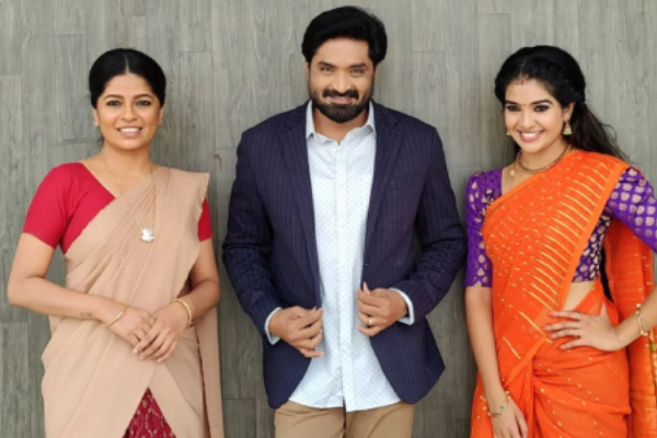 கிளாமரில் அத்துமீறும் நாம் இருவர் நமக்கு இருவர் நடிகை! டிவியில் மட்டும் ...