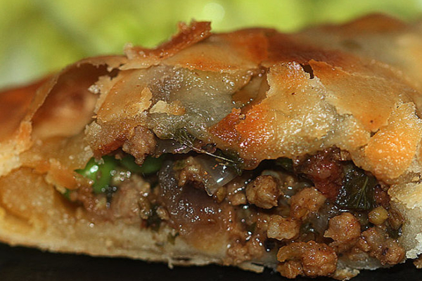 பீப் சமோசா மொறு மொறு சுவையில் செய்வது எப்படி? - மனிதன்