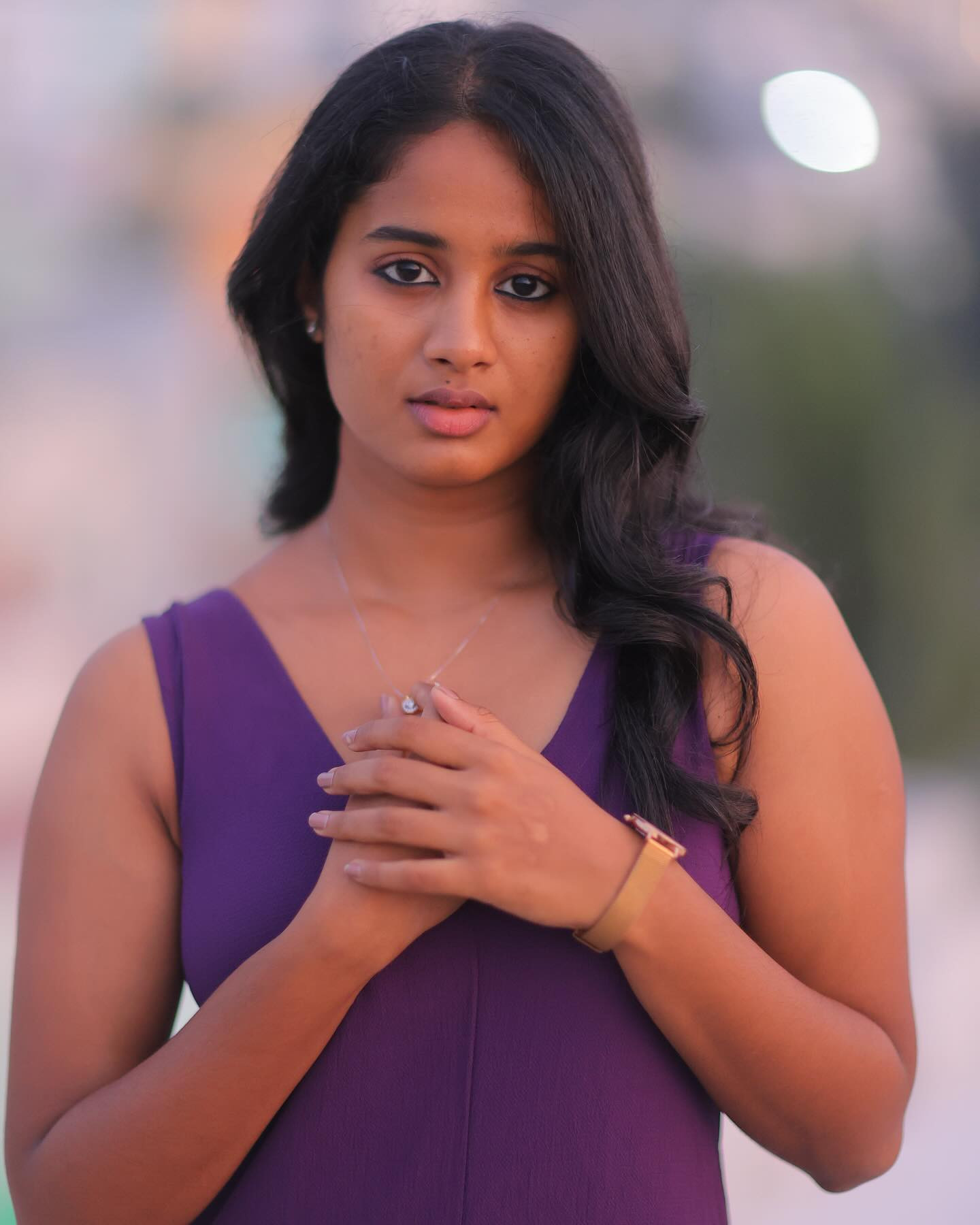 நடிகை பிரிகிடா சகா மாடர்ன் உடையில் அழகிய போஸ்