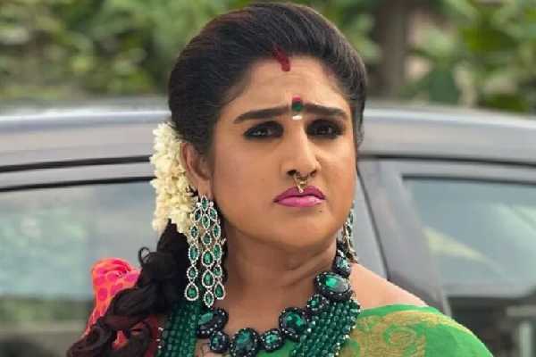 என் அப்பாவுக்கு ரெண்டு மனைவிதான்.. நடிகை வனிதா விஜயகுமார்