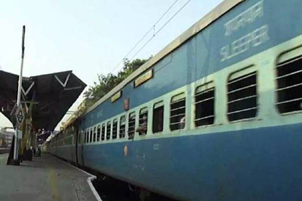 ரயில் கழிப்பறையில் 2 சிறுவர்கள் - சத்தம் கேட்டு மிரண்ட போலீஸார்! - தமிழ்நாடு