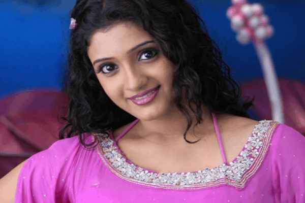 தாஸ் பட புகழ் நடிகை ரேணுகா மேனனுக்கு இவ்வளவு பெரிய பசங்களா?