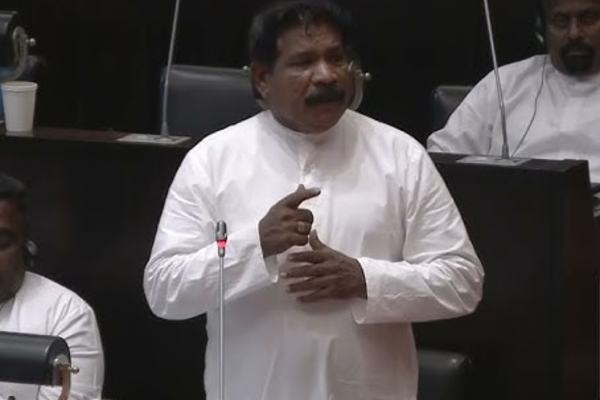 புலிகளின் தலைவர் பிரபாகரனுக்கு சிலை வைப்பதா? நாடாளுமன்றில் வெடித்த ...