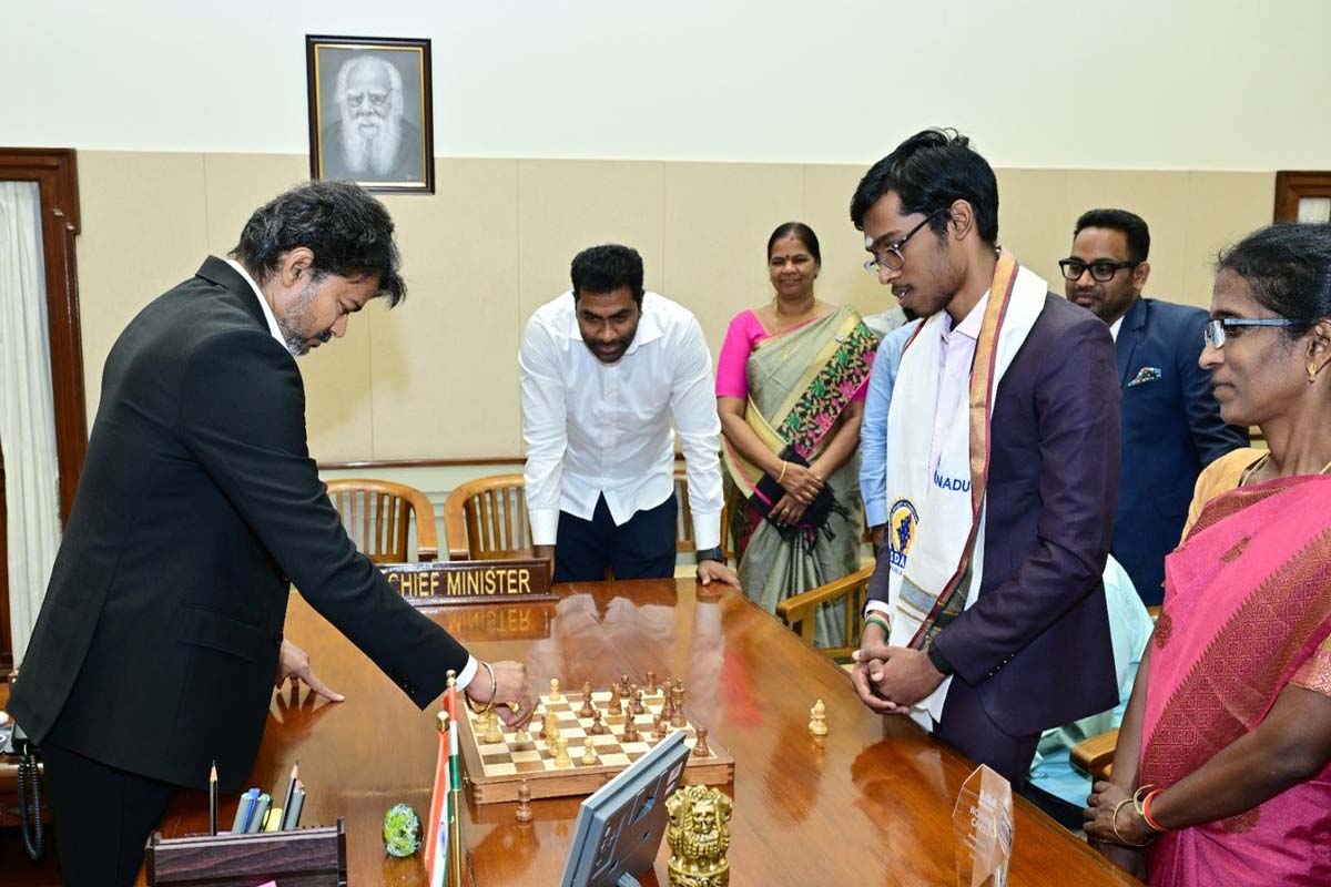 முதல்வர் விஜய்க்கு Checkmate வைத்த பிரக்ஞானந்தா.. தோல்விக்கு பின்பு ...