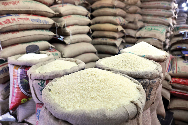 පාකිස්තානයෙන් ගෙනා සුදු කැකුළු සහල් බාස්මතී කළ හැටි. - ගගන