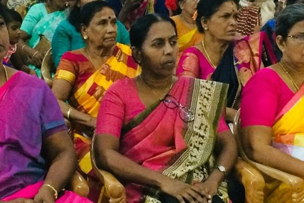 உங்கள் நினைவுகளை சுமந்து செல்கிறோம்! சசிகலா ரவிராஜ் - தமிழ்வின்