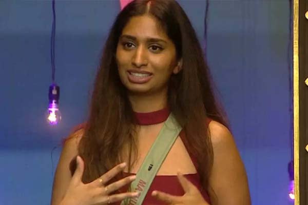 பாத்டப்பில் இலங்கை பெண் மதுமிதா வெளியிட்ட புகைப்படம்: வைரலாக்கி வரும் ...