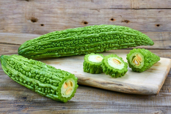 பாகற்காய் சாப்பிடுவதால் இது மாதிரியான தீமைகள் உண்டா? கவனமாக இருங்க ...