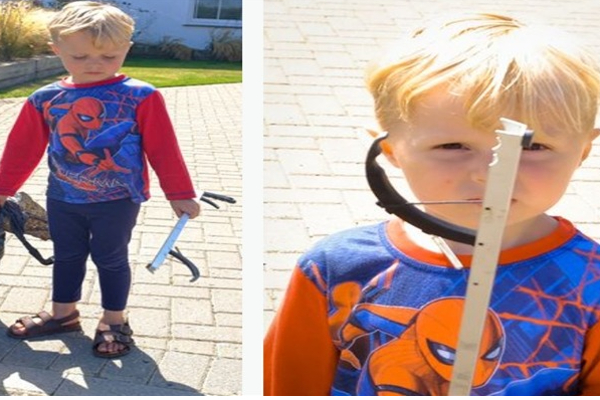 3 வயதில் இப்படி ஒரு அறிவா? கண்ணில் படும் குப்பைகளை சேகரிக்கும் சிறுவன் ...