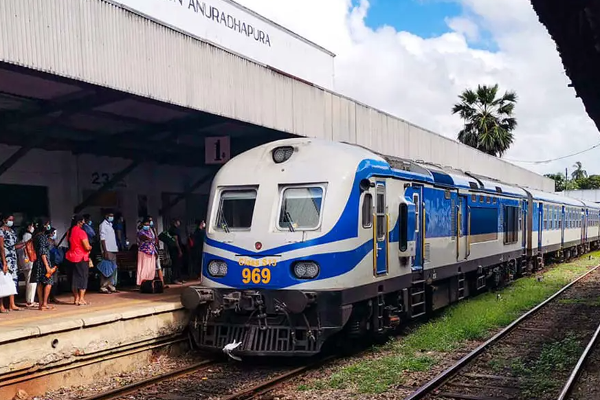 கொழும்பில் இருந்து யாழ் நோக்கி பயணித்த விசேட ரயில்! - ஜே.வி.பி நியூஸ்