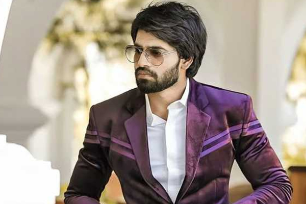 பாரதி கண்ணம்மா அகிலனுக்கு அடித்த பேரதிர்ஷ்டம்! இந்த ஹீரோவின் படத்தில் ...