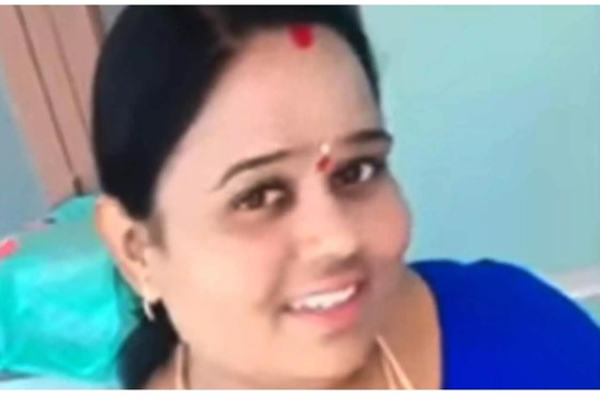 எய்ட்ஸ் கர்ப்பிணிகள் பல பெண்களை பாலியல் தொழிலில் தள்ளிய திவ்யா ஊரை