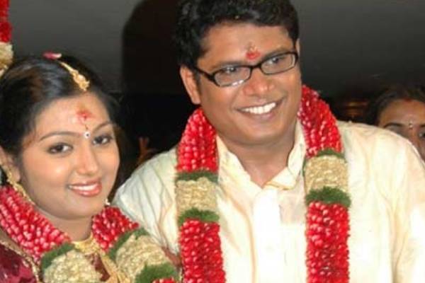 நடிகை நந்தனாவுடன் காதல் வலையில் மகன்!! பிடிக்காமல் பாரதிராஜா செய்த வேலை ...