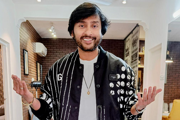 இவர்தான் RJ பாலாஜியின் மனைவியா? காதலிக்குபோதே எடுத்த போட்டோ இதோ