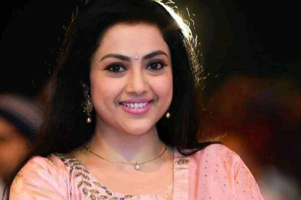 மீனாவிற்கு மறுமணமா, அவர் ஒரு பிரபலமமா?- நடிகையே சொன்ன அதிரடி பதில்