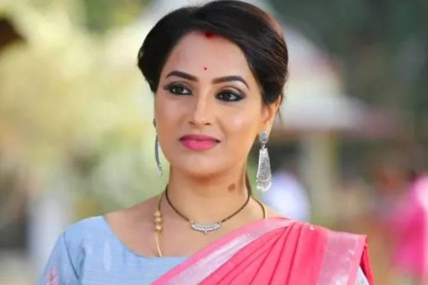 மீண்டும் நடிக்க வந்த அவளும் நானும் சீரியல் நடிகை மௌனிகா- எந்த ஹிட் ...